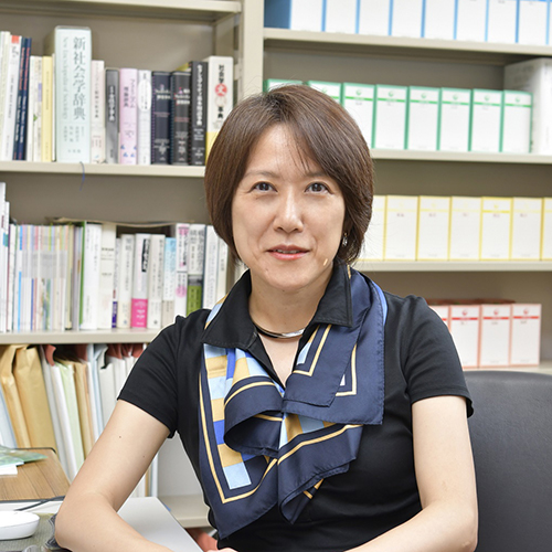 Alumni Publication Q&A: The Conundrum of the Female Soldiers - Harvard ...